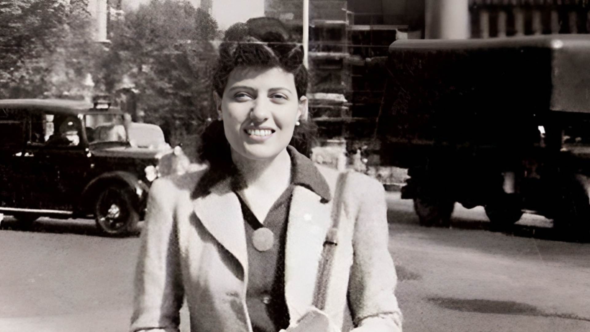 FirstBank | قطوف: سميرة موسى.. أول عالمة ذرة مصرية